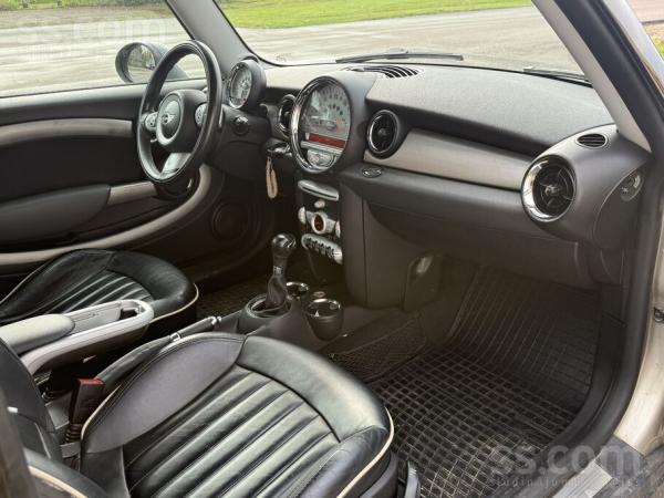 Yellow MINI Cooper 2007 in Jelgava, with an engine capacity of 1.60 L and mileage of 131 thousand km for 3600 €, photo 8 on AUTOMOTO.COM.LV