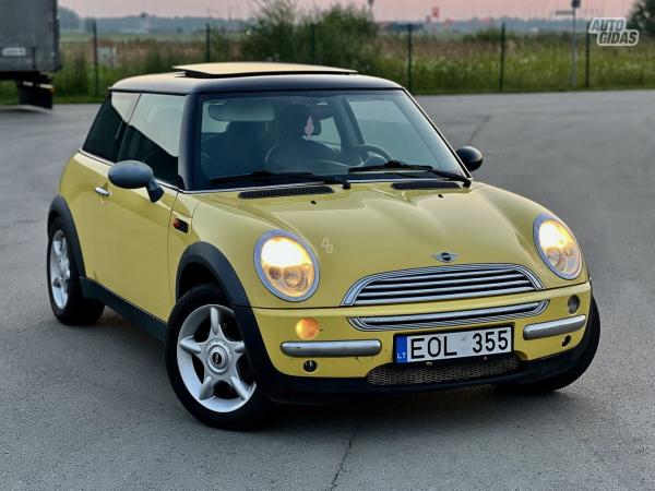Yellow MINI Cooper 2002 in Elektrenai, with an engine capacity of 1.60 L and mileage of 140 thousand km for 2850 €, photo 2 on AUTOMOTO.COM.LV