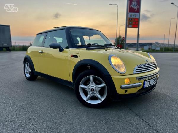Yellow MINI Cooper 2002 in Elektrenai, with an engine capacity of 1.60 L and mileage of 140 thousand km for 2850 €, photo 3 on AUTOMOTO.COM.LV