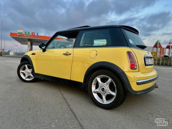 Yellow MINI Cooper 2002 in Elektrenai, with an engine capacity of 1.60 L and mileage of 140 thousand km for 2850 €, photo 7 on AUTOMOTO.COM.LV