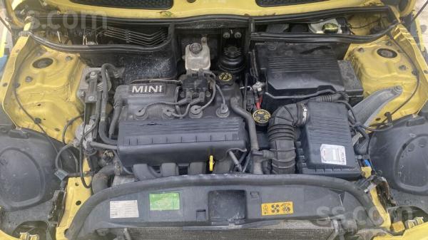 Yellow MINI Cooper 2002 in Riga, with an engine capacity of 1.60 L and mileage of 224 thousand km for 1600 €, photo 7 on AUTOMOTO.COM.LV
