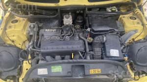 Yellow MINI Cooper 2002 in Riga, with an engine capacity of 1.60 L and mileage of 224 thousand km for 1600 €, photo 8 on AUTOMOTO.COM.LV