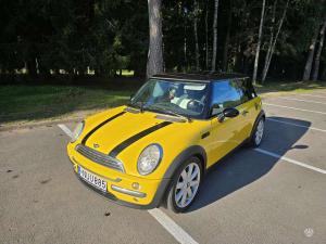 Yellow MINI Cooper 2002 in Mazeikiai, with an engine capacity of 1.60 L and mileage of 268 thousand km for 2250 €, photo  on AUTOMOTO.COM.LV