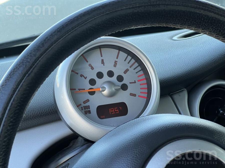 Dzeltens MINI Cooper 2003 Rēzekne, ar dzinēja tilpumu 1.60 L un nobraukumu 260 tūkst. km par 2150 €, foto 15 vietnē AUTOMOTO.COM.LV