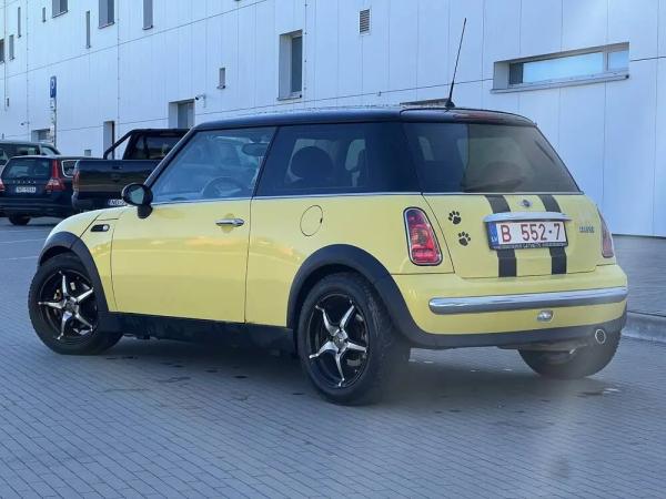 Dzeltens MINI Cooper 2003 Rēzekne, ar dzinēja tilpumu 1.60 L un nobraukumu 260 tūkst. km par 2150 €, foto 4 vietnē AUTOMOTO.COM.LV