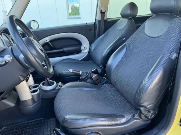 Dzeltens MINI Cooper 2003 Rēzekne, ar dzinēja tilpumu 1.60 L un nobraukumu 260 tūkst. km par 2150 €, foto 9 vietnē AUTOMOTO.COM.LV