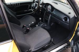Dzeltens MINI Cooper 2003 Valka, ar dzinēja tilpumu 1.60 L un nobraukumu 199 tūkst. km par 2500 €, foto 6 vietnē AUTOMOTO.COM.LV