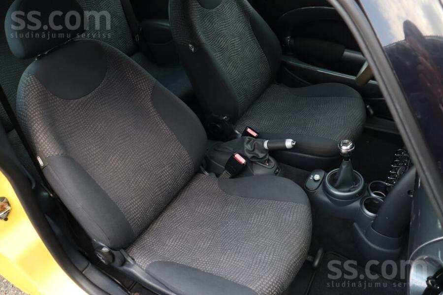 Dzeltens MINI Cooper 2003 Valka, ar dzinēja tilpumu 1.60 L un nobraukumu 199 tūkst. km par 2500 €, foto 7 vietnē AUTOMOTO.COM.LV