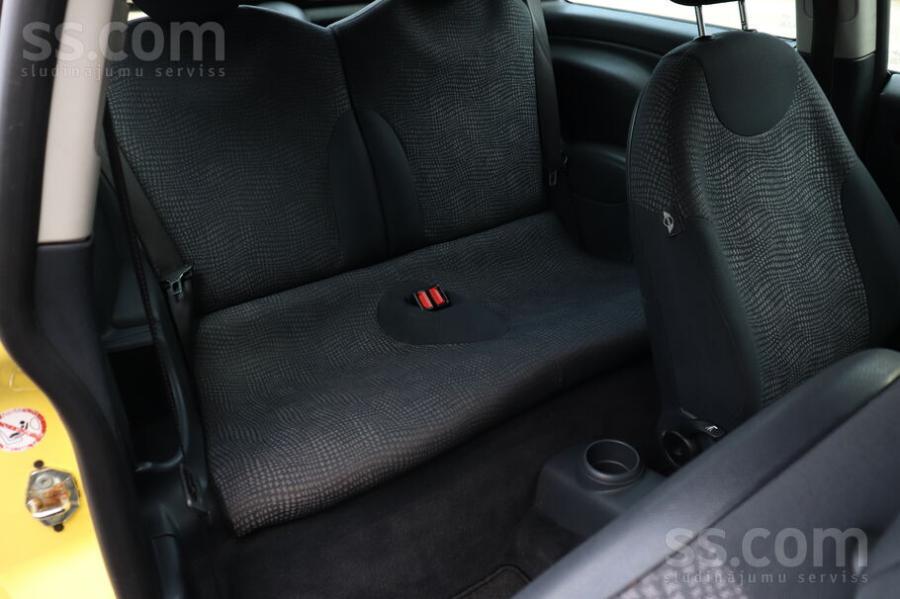 Dzeltens MINI Cooper 2003 Valka, ar dzinēja tilpumu 1.60 L un nobraukumu 199 tūkst. km par 2500 €, foto 8 vietnē AUTOMOTO.COM.LV