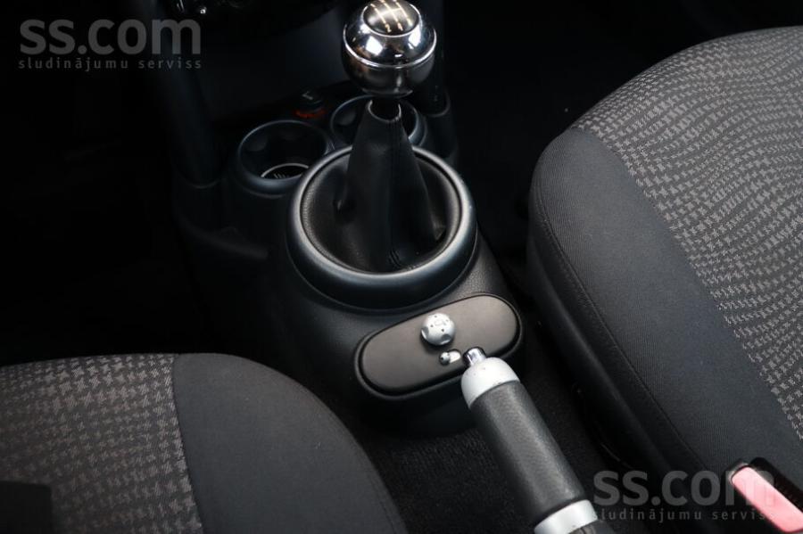 Dzeltens MINI Cooper 2003 Valka, ar dzinēja tilpumu 1.60 L un nobraukumu 199 tūkst. km par 2500 €, foto 12 vietnē AUTOMOTO.COM.LV