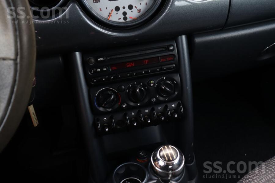 Dzeltens MINI Cooper 2003 Valka, ar dzinēja tilpumu 1.60 L un nobraukumu 199 tūkst. km par 2500 €, foto 13 vietnē AUTOMOTO.COM.LV