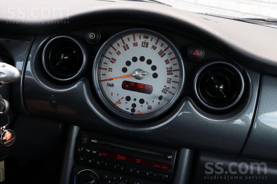 Dzeltens MINI Cooper 2003 Valka, ar dzinēja tilpumu 1.60 L un nobraukumu 199 tūkst. km par 2500 €, foto 14 vietnē AUTOMOTO.COM.LV