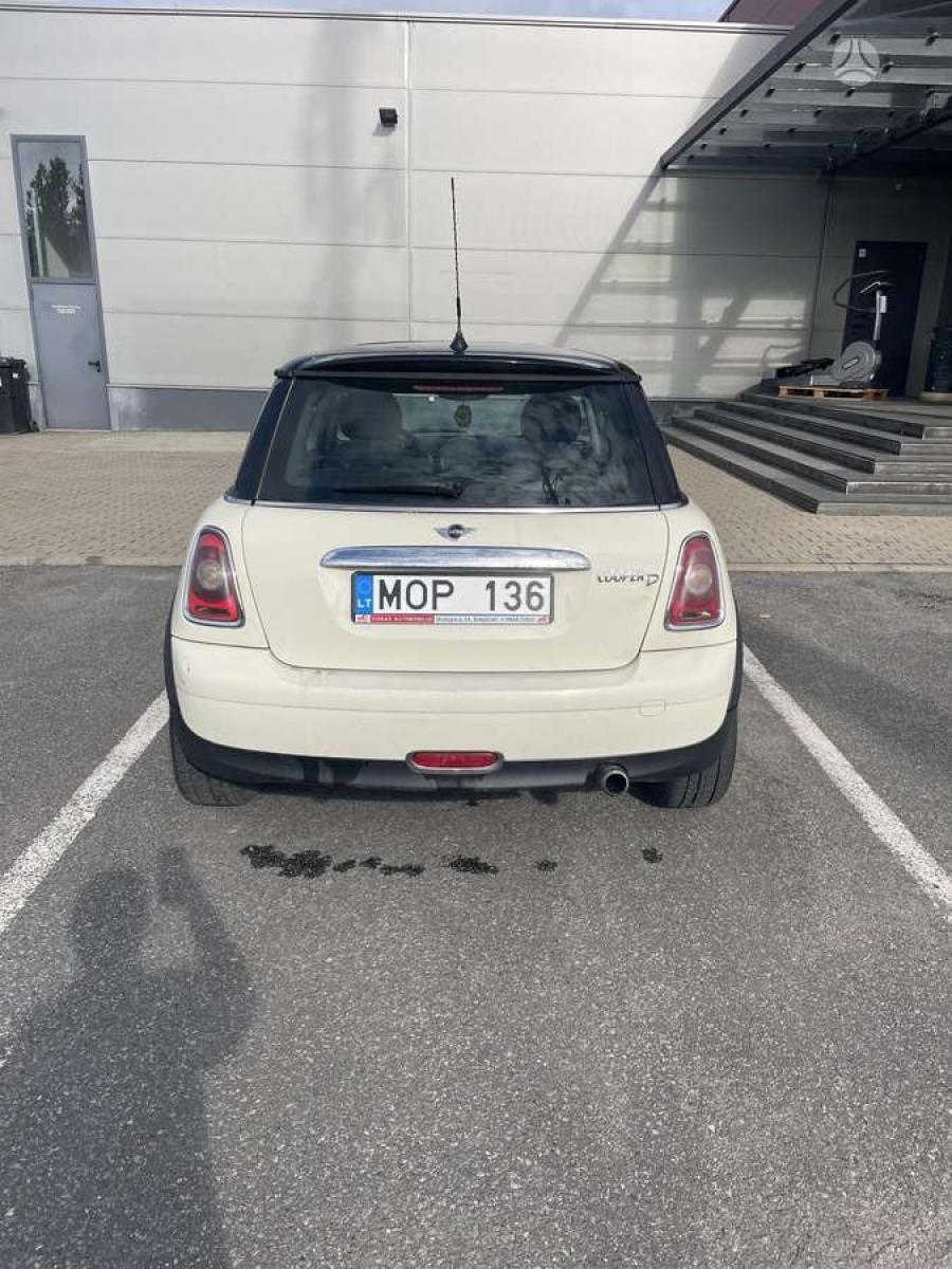 Yellow MINI Cooper 2007 in Siauliai, with an engine capacity of 1.60 L and mileage of 235 thousand km for 1450 €, photo 6 on AUTOMOTO.COM.LV
