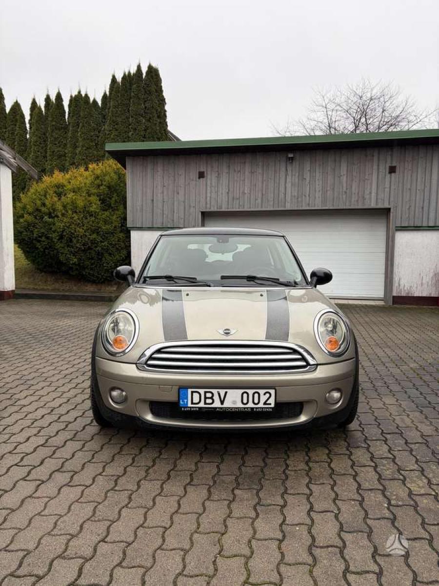 Yellow MINI Cooper 2009 in Vilnius, with an engine capacity of 1.60 L and mileage of 157 thousand km for 3800 €, photo 2 on AUTOMOTO.COM.LV