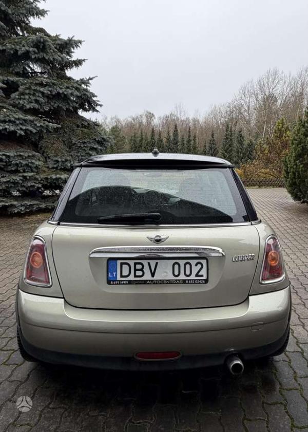 Yellow MINI Cooper 2009 in Vilnius, with an engine capacity of 1.60 L and mileage of 157 thousand km for 3800 €, photo 5 on AUTOMOTO.COM.LV