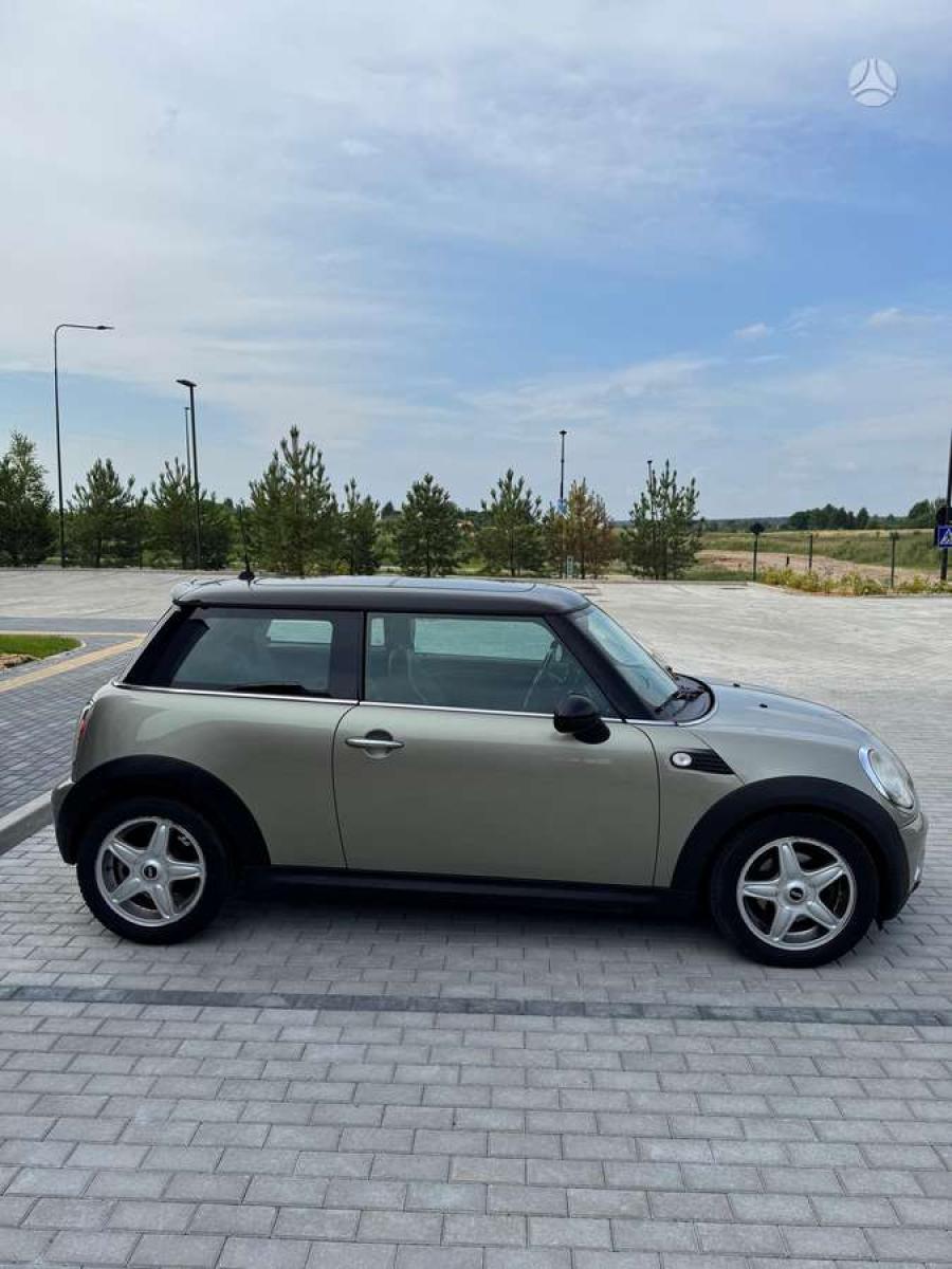 Dzeltens MINI Cooper 2009 Viļņa, ar dzinēja tilpumu 1.60 L un nobraukumu 184 tūkst. km par 4499 €, foto 5 vietnē AUTOMOTO.COM.LV