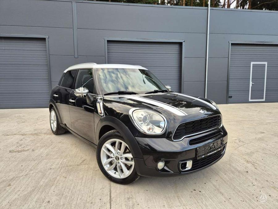 Black MINI Countryman 2010 in Utena, with an engine capacity of 1.60 L and mileage of 240 thousand km for 3990 €, photo 1 on AUTOMOTO.COM.LV