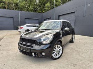 Black MINI Countryman 2010 in Utena, with an engine capacity of 1.60 L and mileage of 240 thousand km for 3990 €, photo 3 on AUTOMOTO.COM.LV