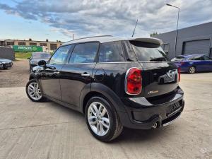 Black MINI Countryman 2010 in Utena, with an engine capacity of 1.60 L and mileage of 240 thousand km for 3990 €, photo 5 on AUTOMOTO.COM.LV