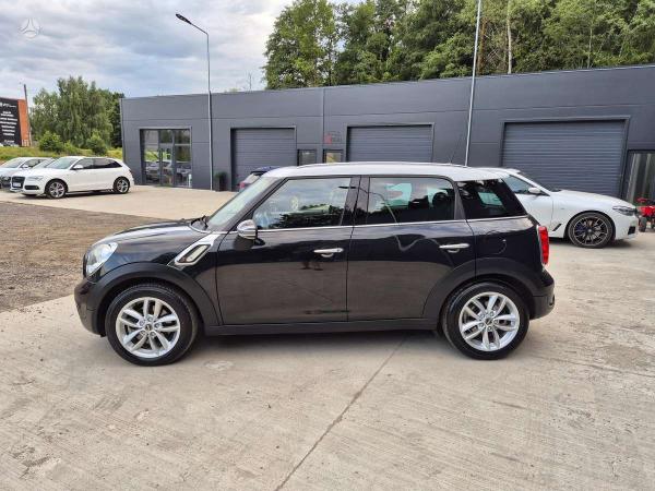 Black MINI Countryman 2010 in Utena, with an engine capacity of 1.60 L and mileage of 240 thousand km for 3990 €, photo 6 on AUTOMOTO.COM.LV
