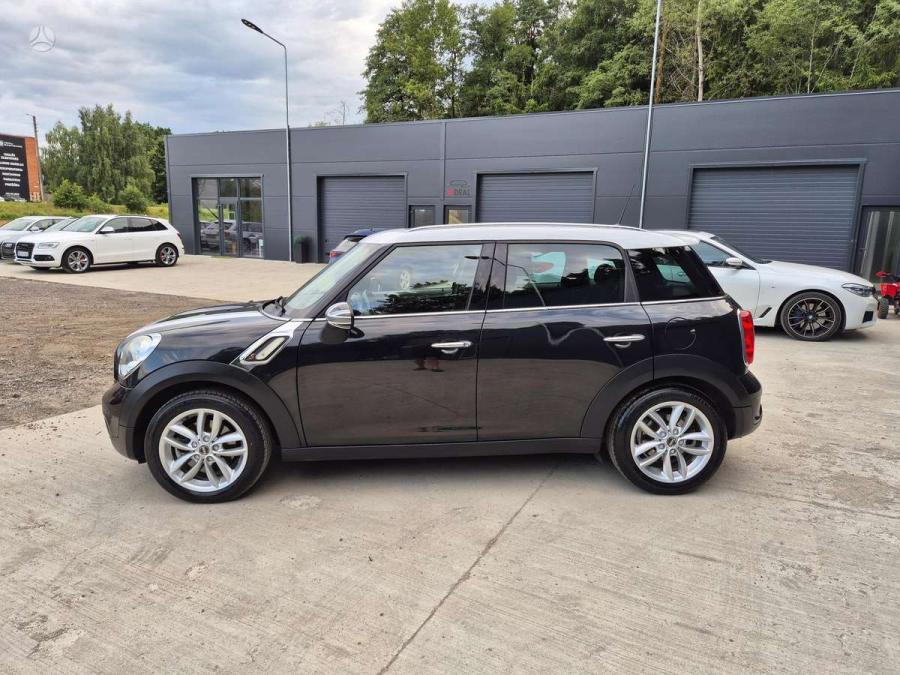 Black MINI Countryman 2010 in Utena, with an engine capacity of 1.60 L and mileage of 240 thousand km for 3990 €, photo 7 on AUTOMOTO.COM.LV