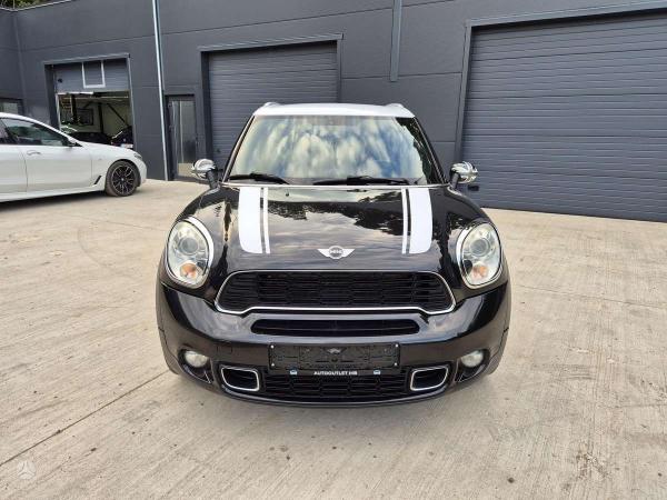Black MINI Countryman 2010 in Utena, with an engine capacity of 1.60 L and mileage of 240 thousand km for 3990 €, photo 8 on AUTOMOTO.COM.LV