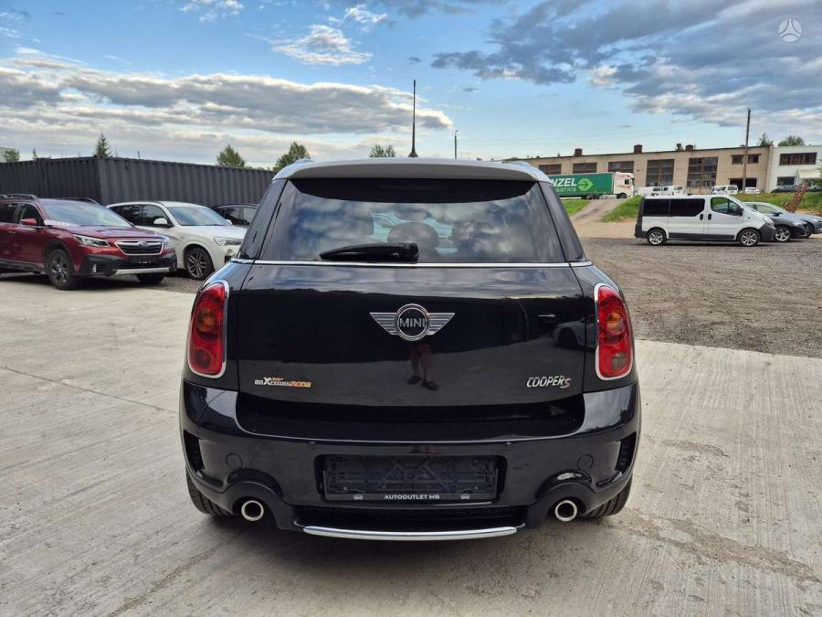 Black MINI Countryman 2010 in Utena, with an engine capacity of 1.60 L and mileage of 240 thousand km for 3990 €, photo 10 on AUTOMOTO.COM.LV
