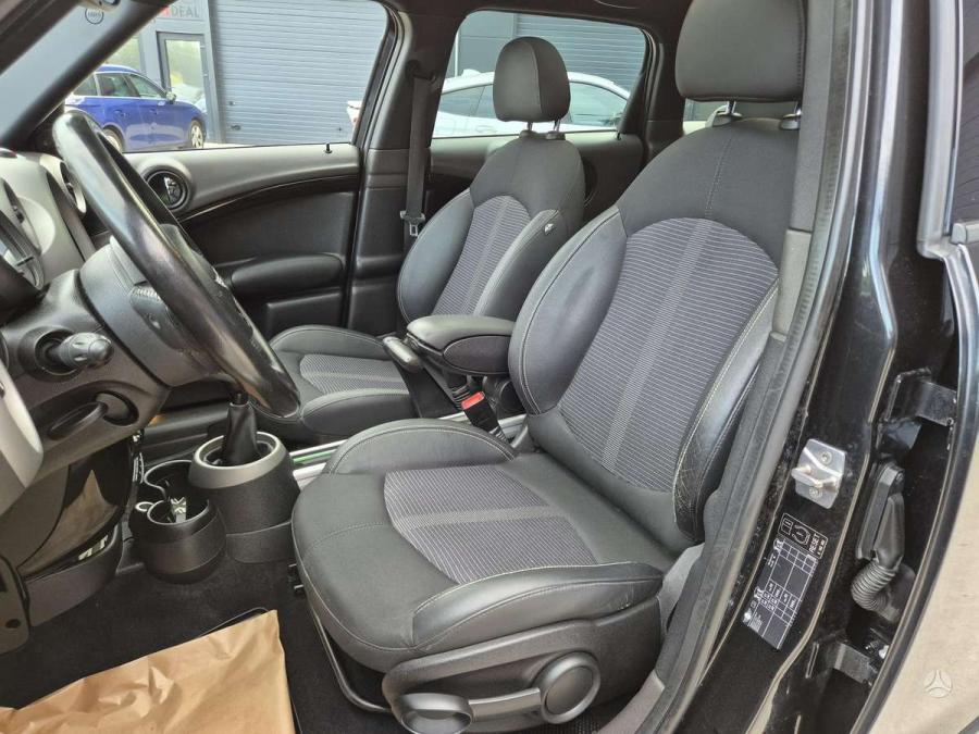 Black MINI Countryman 2010 in Utena, with an engine capacity of 1.60 L and mileage of 240 thousand km for 3990 €, photo 16 on AUTOMOTO.COM.LV