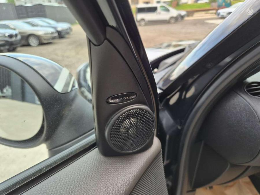 Black MINI Countryman 2010 in Utena, with an engine capacity of 1.60 L and mileage of 240 thousand km for 3990 €, photo 17 on AUTOMOTO.COM.LV