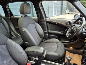Black MINI Countryman 2010 in Utena, with an engine capacity of 1.60 L and mileage of 240 thousand km for 3990 €, photo 21 on AUTOMOTO.COM.LV