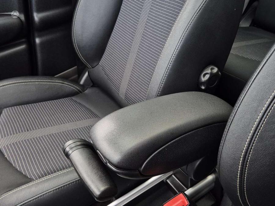 Black MINI Countryman 2010 in Utena, with an engine capacity of 1.60 L and mileage of 240 thousand km for 3990 €, photo 23 on AUTOMOTO.COM.LV