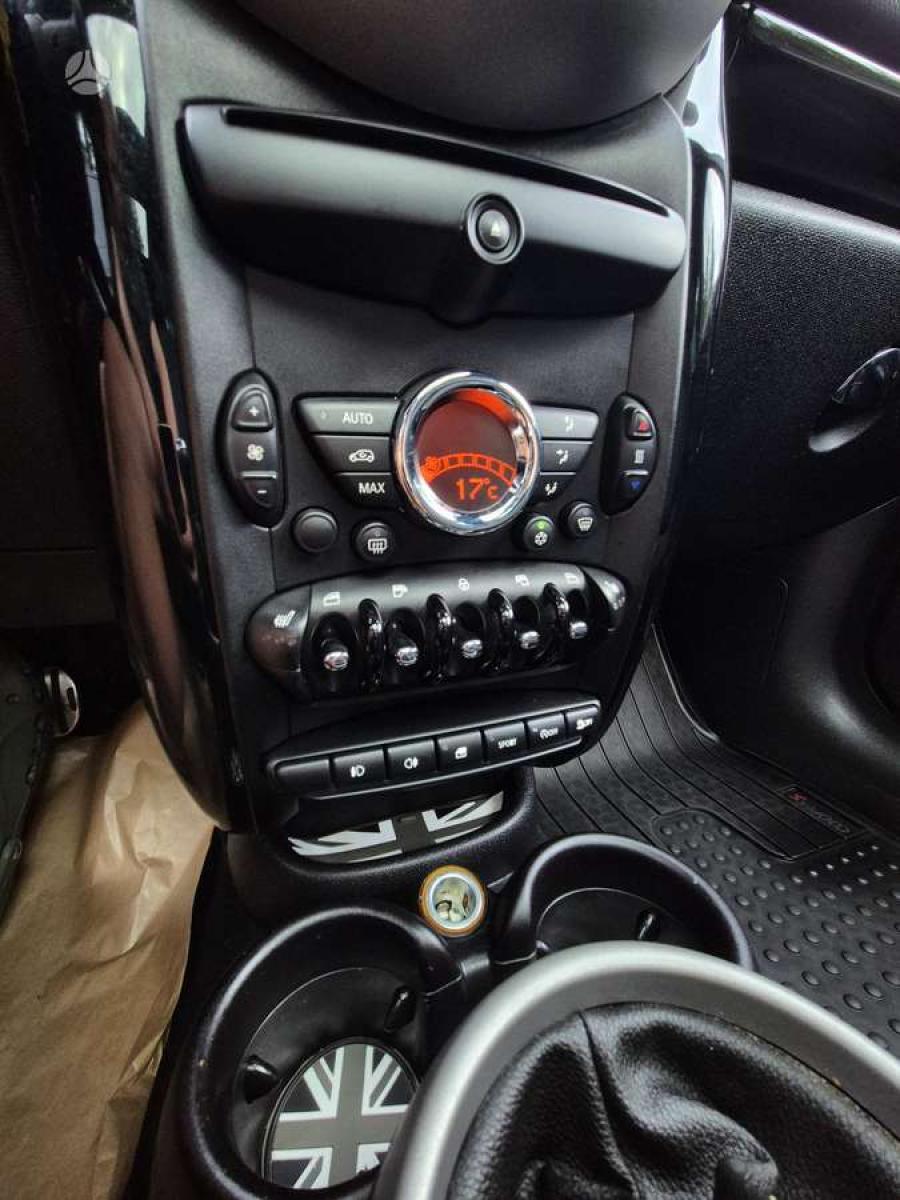 Black MINI Countryman 2010 in Utena, with an engine capacity of 1.60 L and mileage of 240 thousand km for 3990 €, photo 25 on AUTOMOTO.COM.LV
