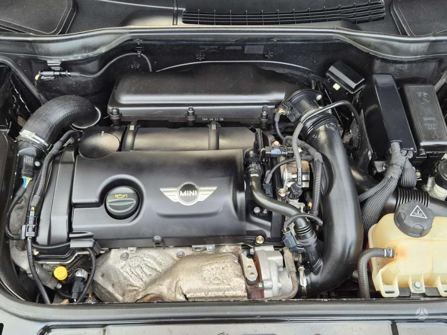 Black MINI Countryman 2010 in Utena, with an engine capacity of 1.60 L and mileage of 240 thousand km for 3990 €, photo 29 on AUTOMOTO.COM.LV