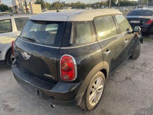 Black MINI Countryman 2010 in Panevezys, with an engine capacity of 1.60 L and mileage of 265 thousand km for 1950 €, photo 4 on AUTOMOTO.COM.LV