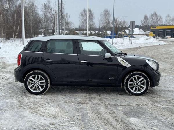 Black MINI Countryman 2011 in Taurage, with an engine capacity of 1.60 L and mileage of 259 thousand km for 4200 €, photo 4 on AUTOMOTO.COM.LV