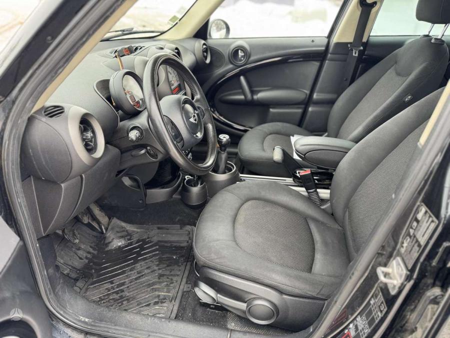 Black MINI Countryman 2011 in Taurage, with an engine capacity of 1.60 L and mileage of 259 thousand km for 4200 €, photo 9 on AUTOMOTO.COM.LV