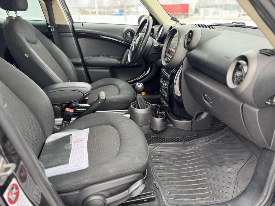 Black MINI Countryman 2011 in Taurage, with an engine capacity of 1.60 L and mileage of 259 thousand km for 4200 €, photo 13 on AUTOMOTO.COM.LV