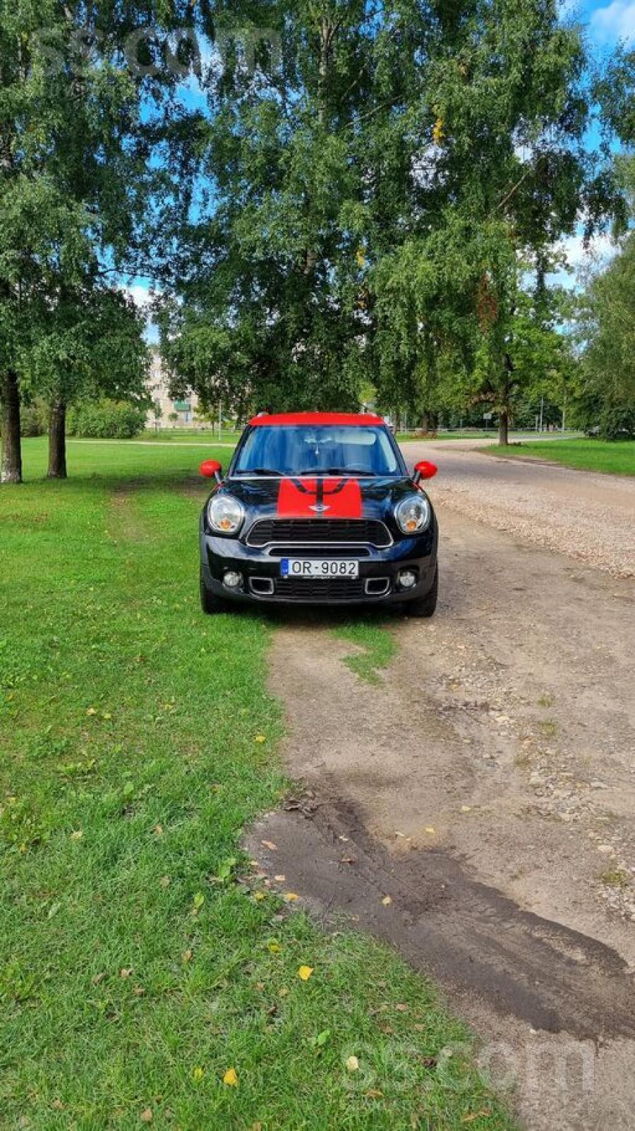 Black MINI Countryman 2011 in Riga, with an engine capacity of 2.00 L and mileage of 174 thousand km for 5800 €, photo 13 on AUTOMOTO.COM.LV