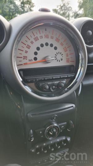 Black MINI Countryman 2011 in Riga, with an engine capacity of 2.00 L and mileage of 174 thousand km for 5800 €, photo 14 on AUTOMOTO.COM.LV