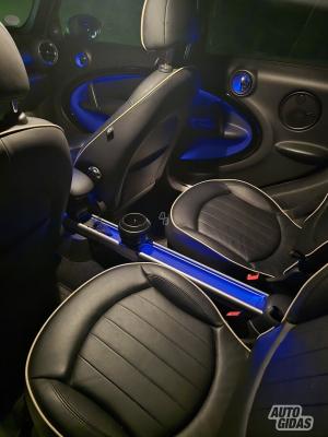 Black MINI Countryman 2011 in Klaipeda, with an engine capacity of 1.60 L and mileage of 228 thousand km for 5900 €, photo 4 on AUTOMOTO.COM.LV