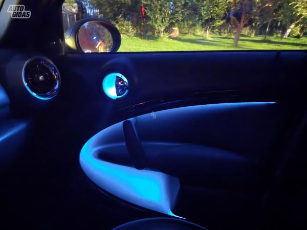 Black MINI Countryman 2011 in Klaipeda, with an engine capacity of 1.60 L and mileage of 228 thousand km for 5900 €, photo 6 on AUTOMOTO.COM.LV