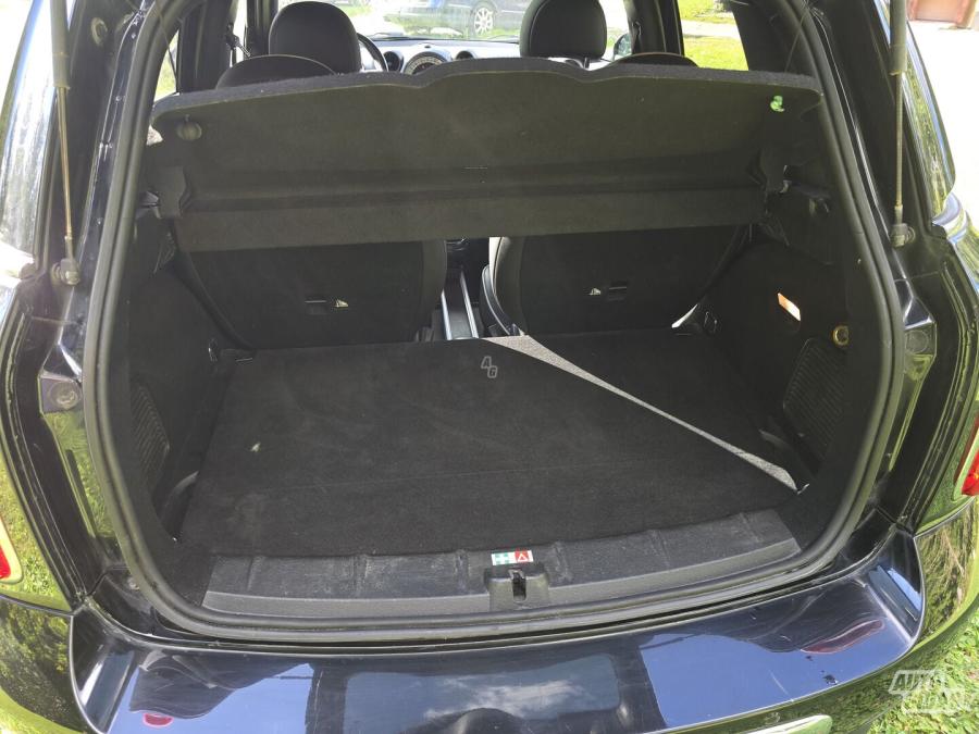 Black MINI Countryman 2011 in Klaipeda, with an engine capacity of 1.60 L and mileage of 228 thousand km for 5900 €, photo 18 on AUTOMOTO.COM.LV