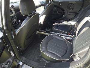 Black MINI Countryman 2011 in Klaipeda, with an engine capacity of 1.60 L and mileage of 228 thousand km for 5900 €, photo 24 on AUTOMOTO.COM.LV