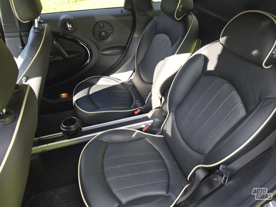 Black MINI Countryman 2011 in Klaipeda, with an engine capacity of 1.60 L and mileage of 228 thousand km for 5900 €, photo 27 on AUTOMOTO.COM.LV