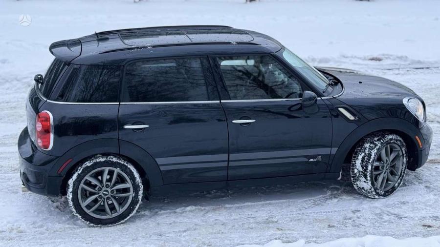 Black MINI Countryman 2012 in Vilnius, with an engine capacity of 1.60 L and mileage of 141 thousand km for 6900 €, photo 3 on AUTOMOTO.COM.LV
