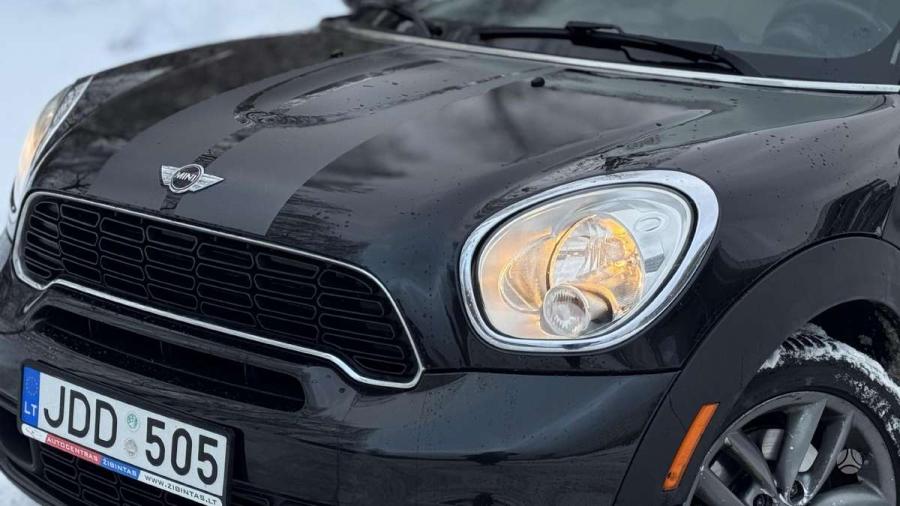 Black MINI Countryman 2012 in Vilnius, with an engine capacity of 1.60 L and mileage of 141 thousand km for 6900 €, photo 8 on AUTOMOTO.COM.LV