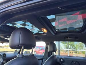 Black MINI Countryman 2012 in Taurage, with an engine capacity of 1.60 L and mileage of 200 thousand km for 5499 €, photo 13 on AUTOMOTO.COM.LV