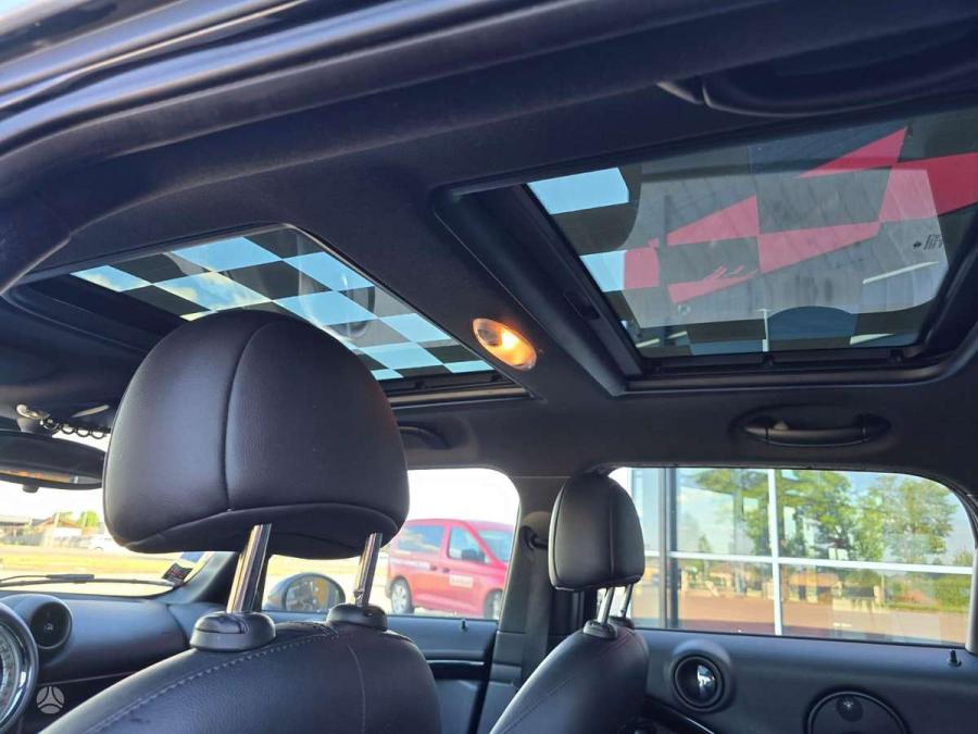 Black MINI Countryman 2012 in Taurage, with an engine capacity of 1.60 L and mileage of 200 thousand km for 5499 €, photo 13 on AUTOMOTO.COM.LV