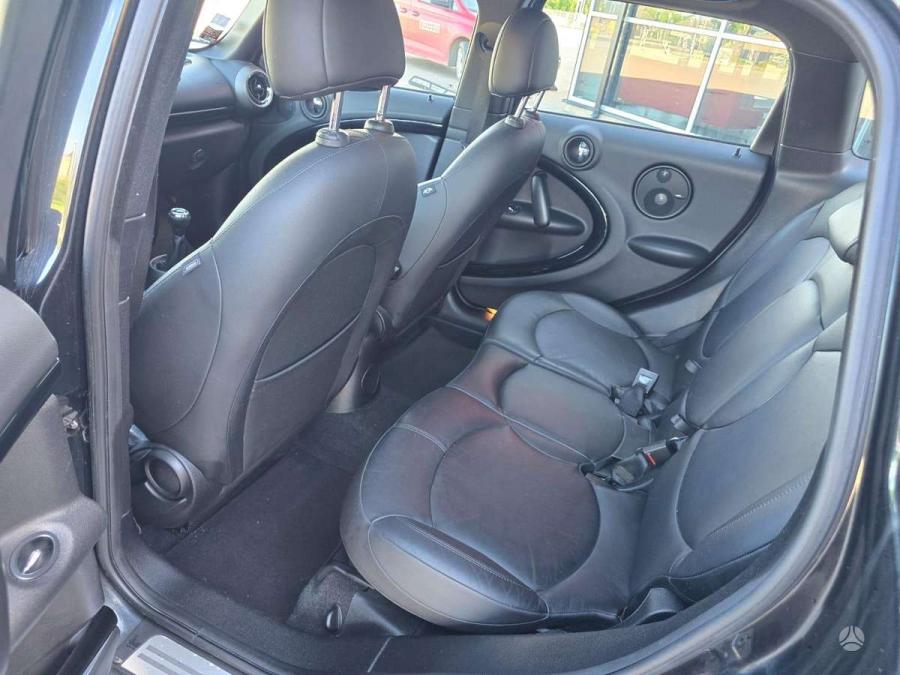 Black MINI Countryman 2012 in Taurage, with an engine capacity of 1.60 L and mileage of 200 thousand km for 5499 €, photo 14 on AUTOMOTO.COM.LV
