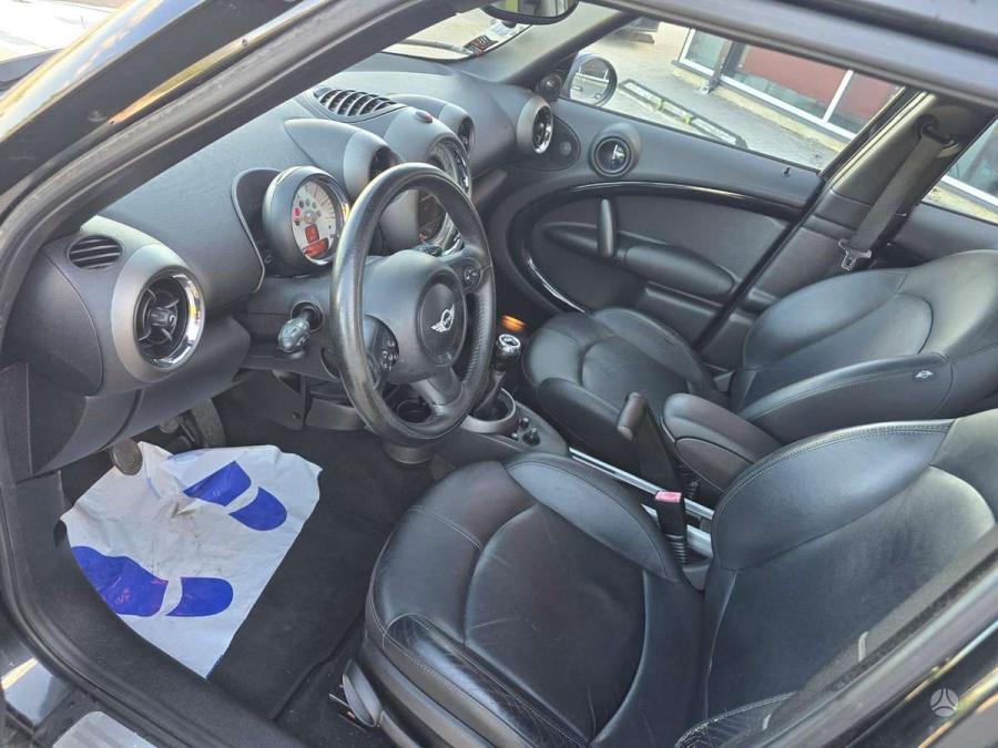 Black MINI Countryman 2012 in Taurage, with an engine capacity of 1.60 L and mileage of 200 thousand km for 5499 €, photo 17 on AUTOMOTO.COM.LV